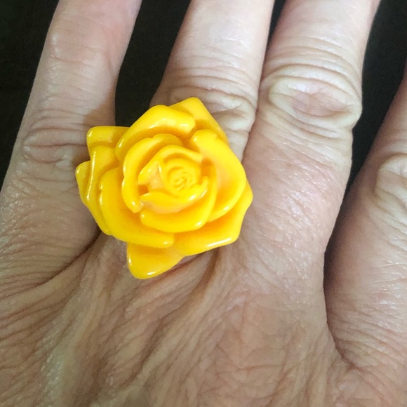 Vintage | Jewelry | Vintage Yellow Rose Lucite Ring | Poshmark